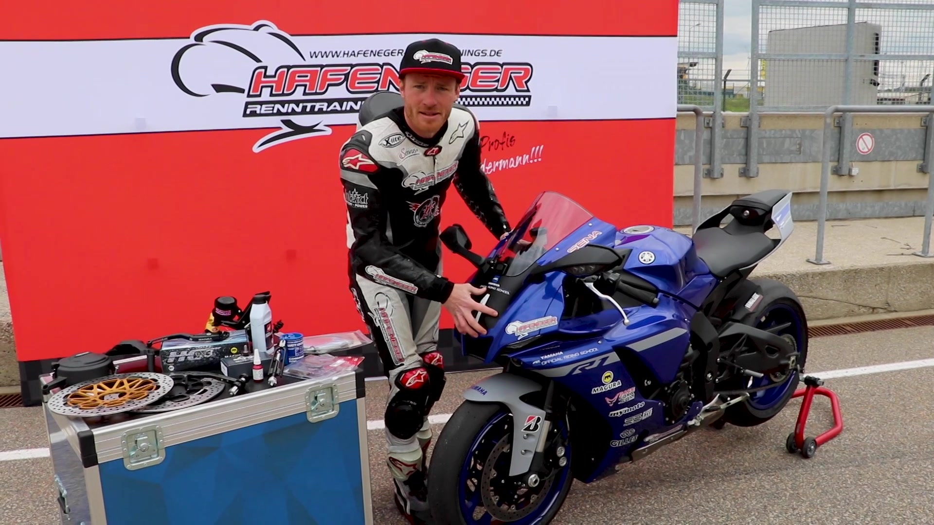 Professor Nebel: Vorbereitung aufs Renn-Training - ServusTV On